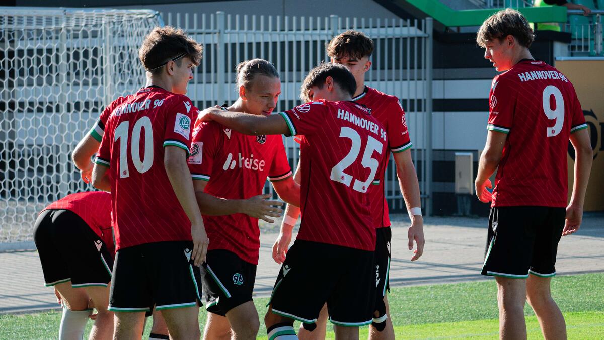 Hannover 96: Für die kommende Regionalliga-Spielzeit: Acht U19-Talente aus der 96-Akademie ...