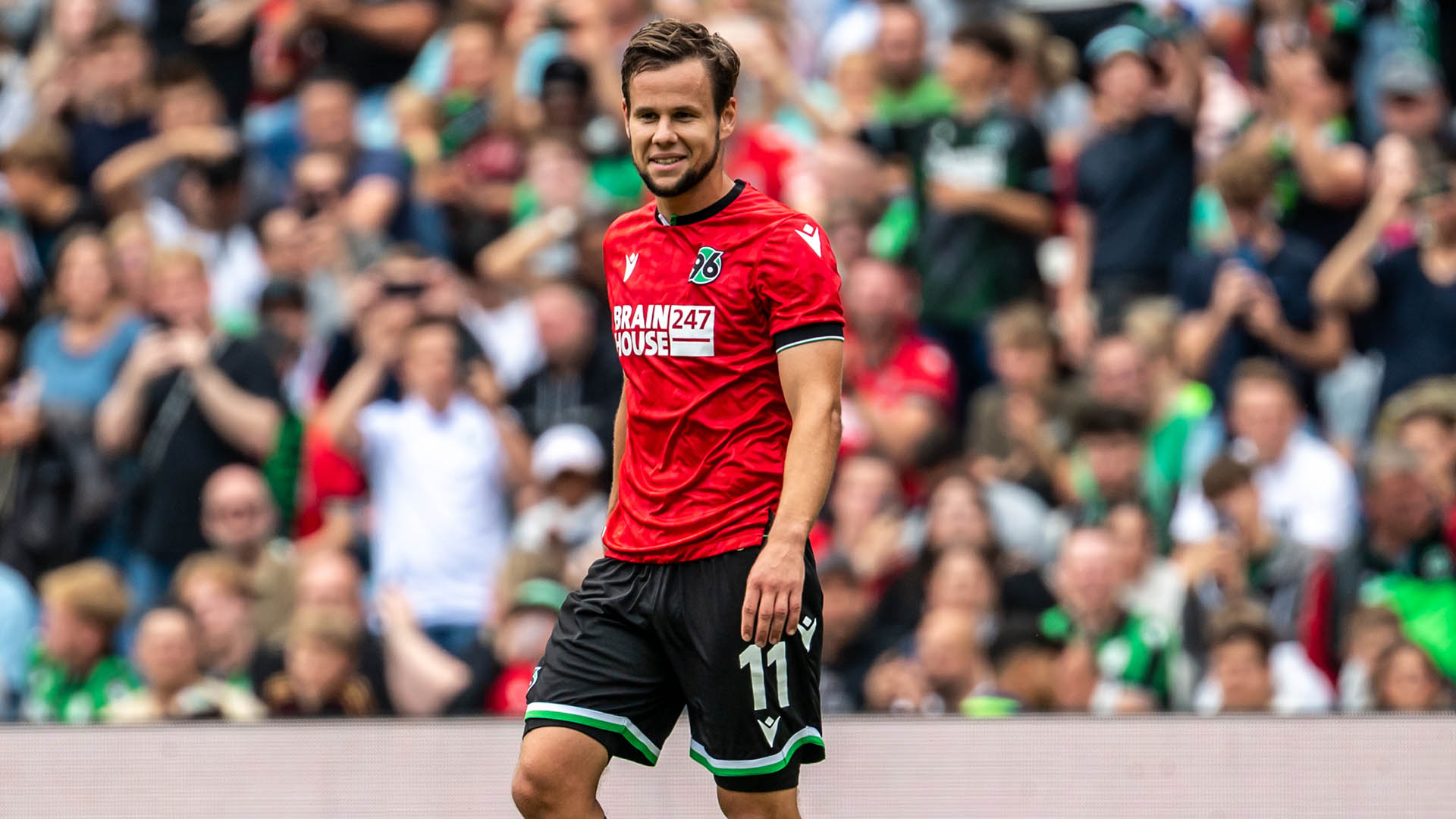 Hannover 96: Mittelfeldmann feiert 29. Geburtstag: Alles Gute, Louis ...